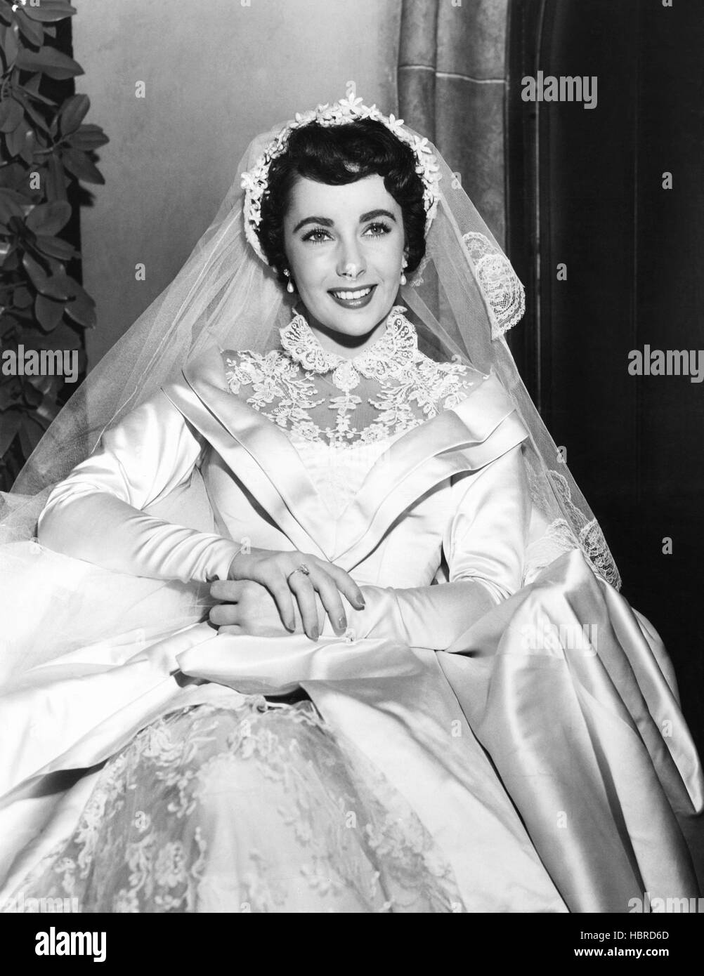 FATHER OF THE BRIDE, Elizabeth Taylor, on-set, 1950 Stock Photo - Alamy