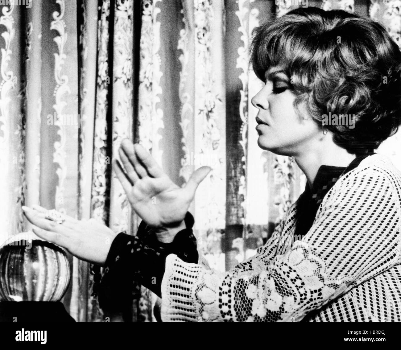 FAMILY PLOT, Barbara Harris, 1976 Stock Photo - Alamy