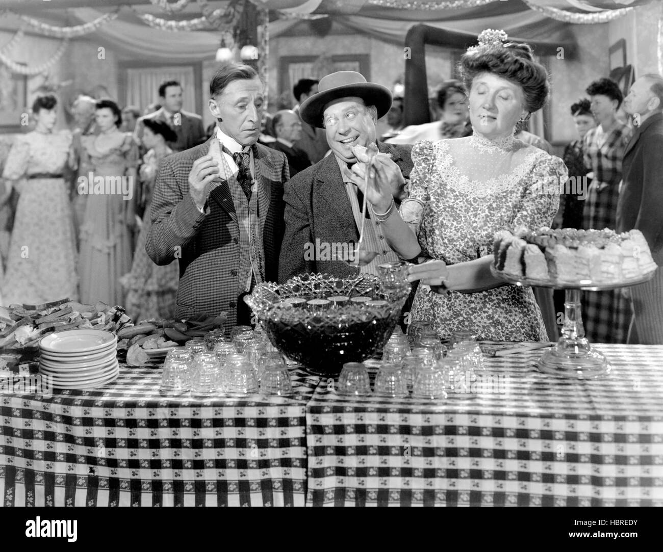 FEUDIN', FUSSIN' AND A-FIGHTIN', from left, Percy Kilbride, Joe Besser ...