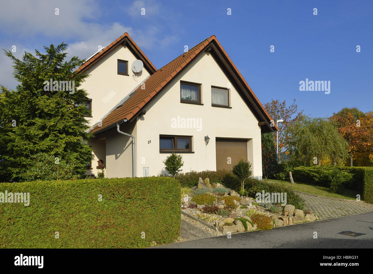 Village home garden hi-res stock photography and images - Alamy