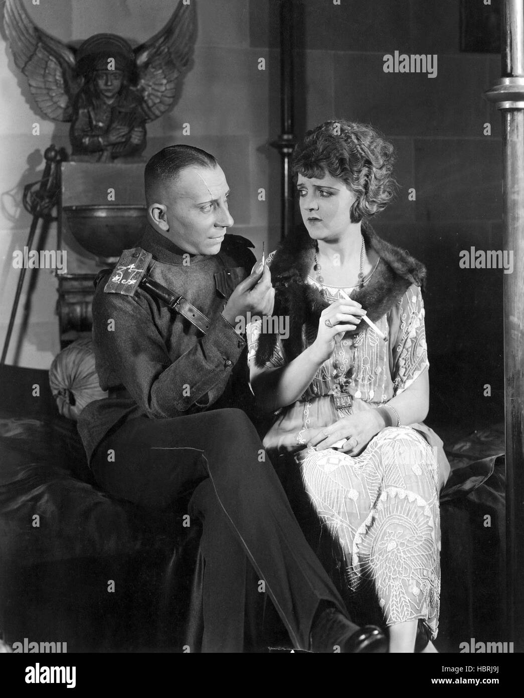 FOOLISH WIVES, Eric von Stroheim, Maud George, 1922 Stock Photo - Alamy