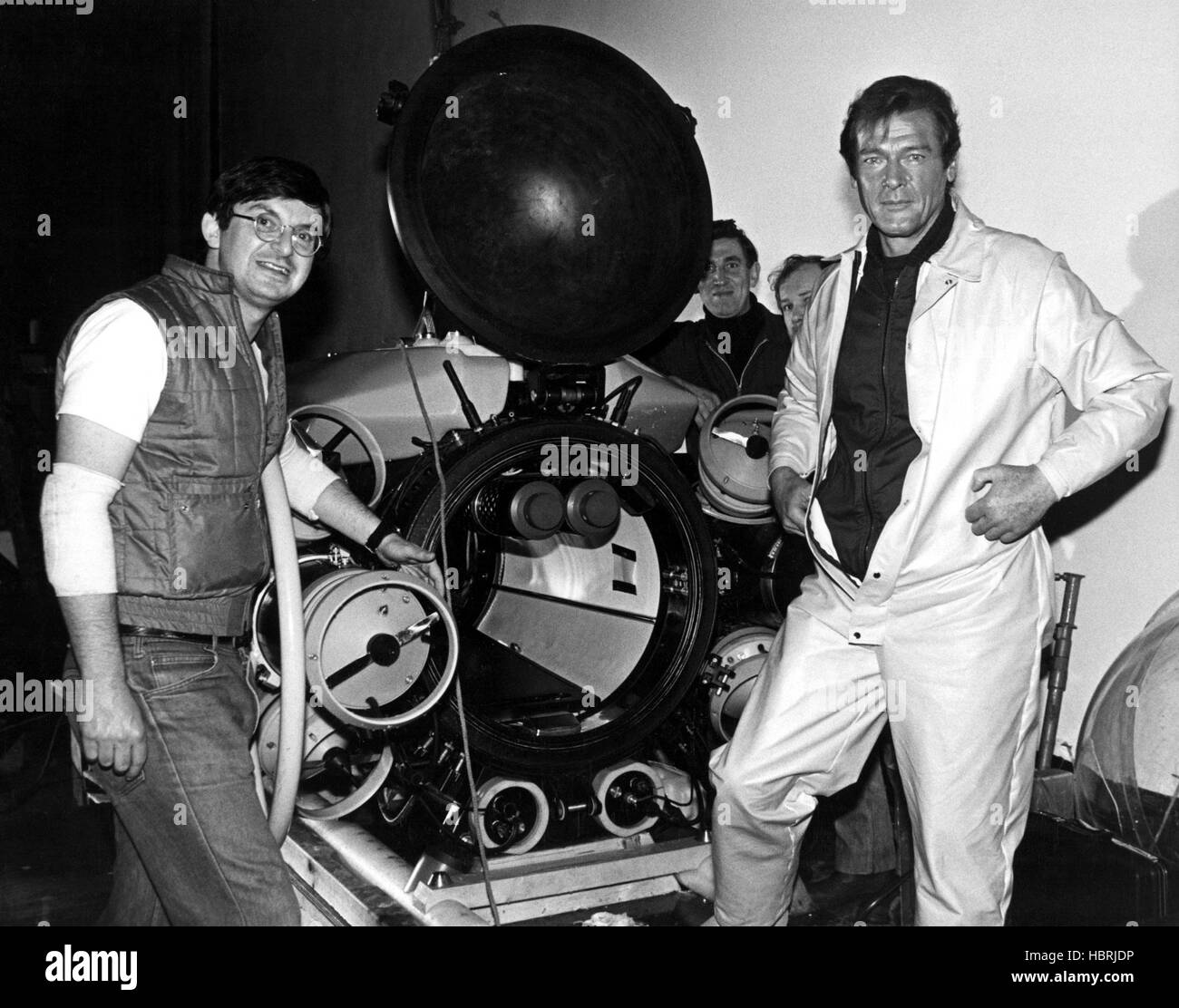 FOR YOUR EYES ONLY, Graham Hawkes, designer of the Mantis one-man ...