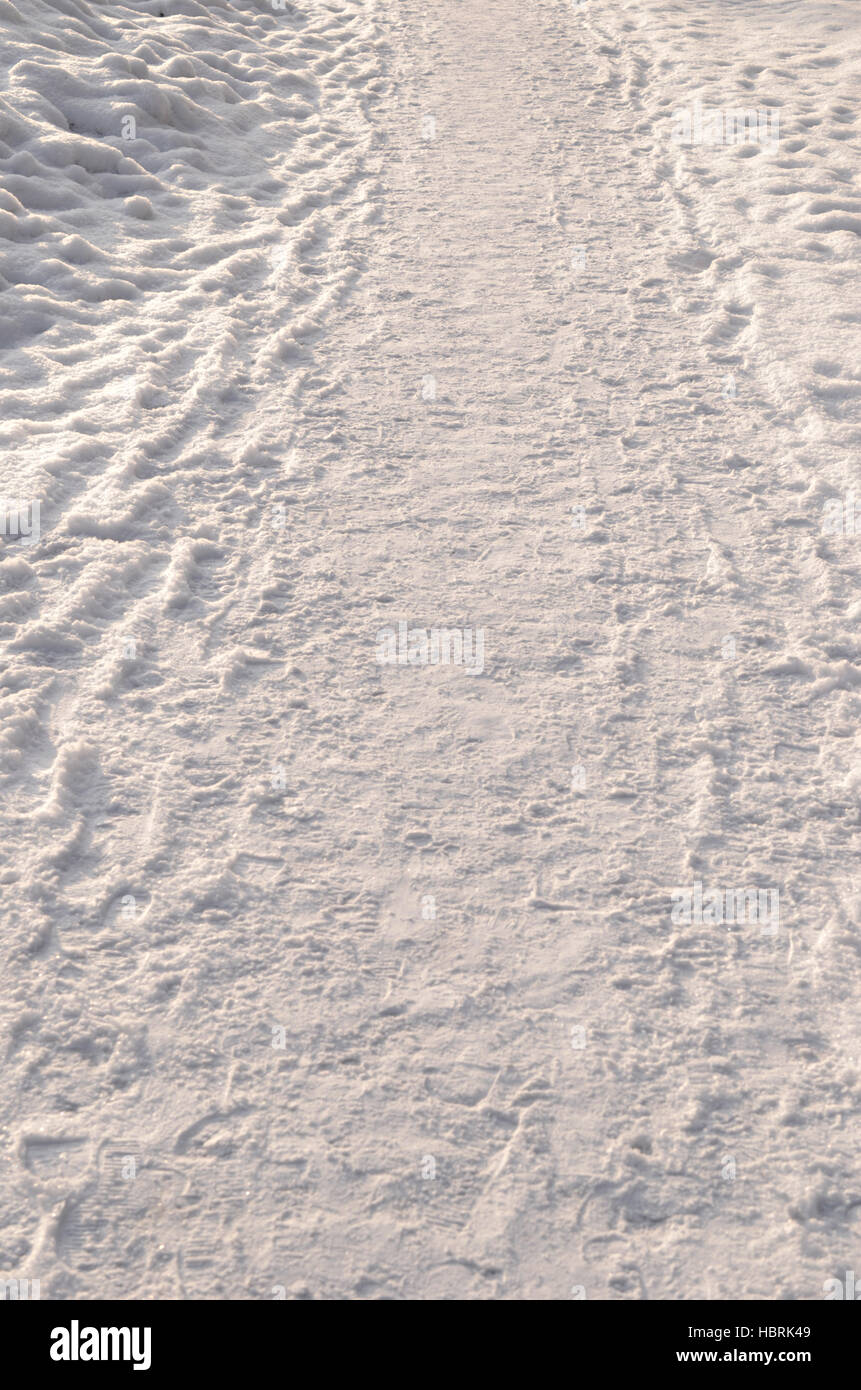 Snow pathway hi-res stock photography and images - Alamy