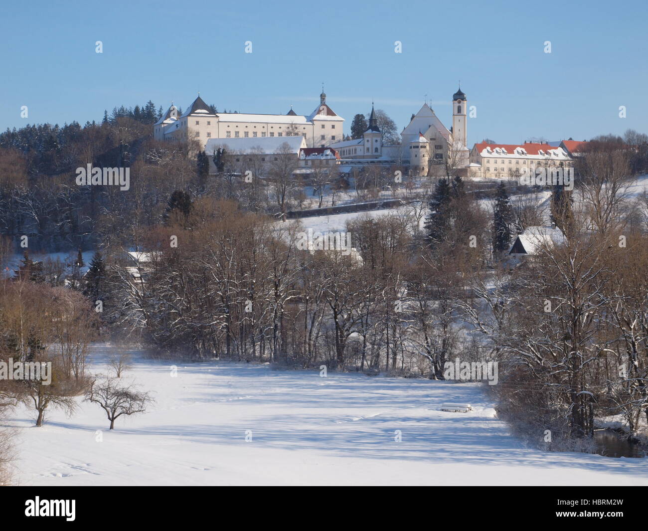 Chateau village hi-res stock photography and images - Alamy