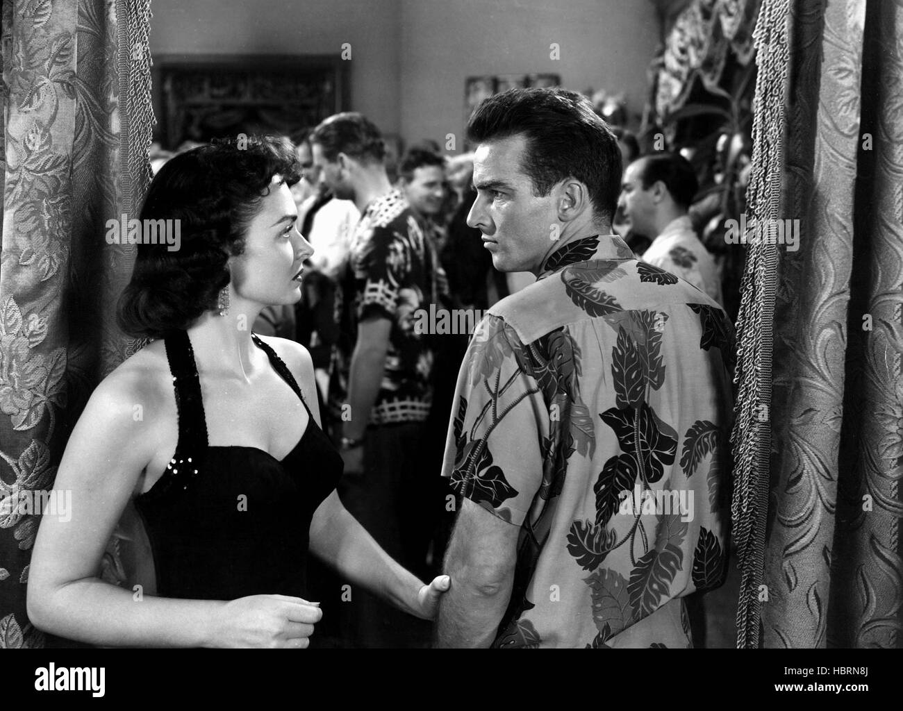 FROM HERE TO ETERNITY Donna Reed Montgomery Clift 1953 Stock Photo FROM HERE TO ETERNITY Donna Reed Montgomery Clift 1953 Stock Photo