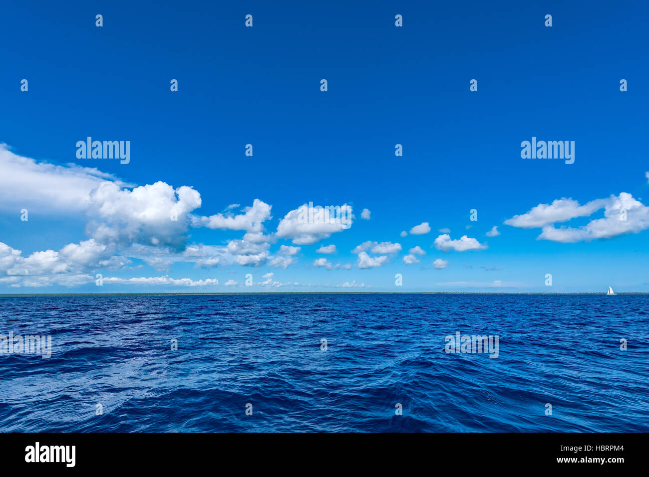 Calm sea golden sandy shore hi-res stock photography and images - Alamy