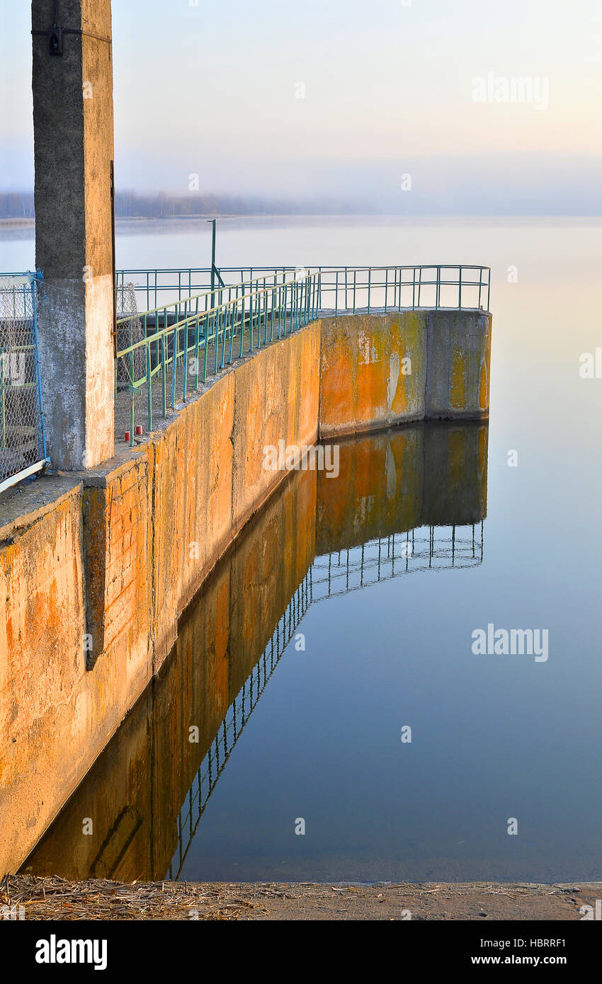 Dam reservoir hi-res stock photography and images - Alamy