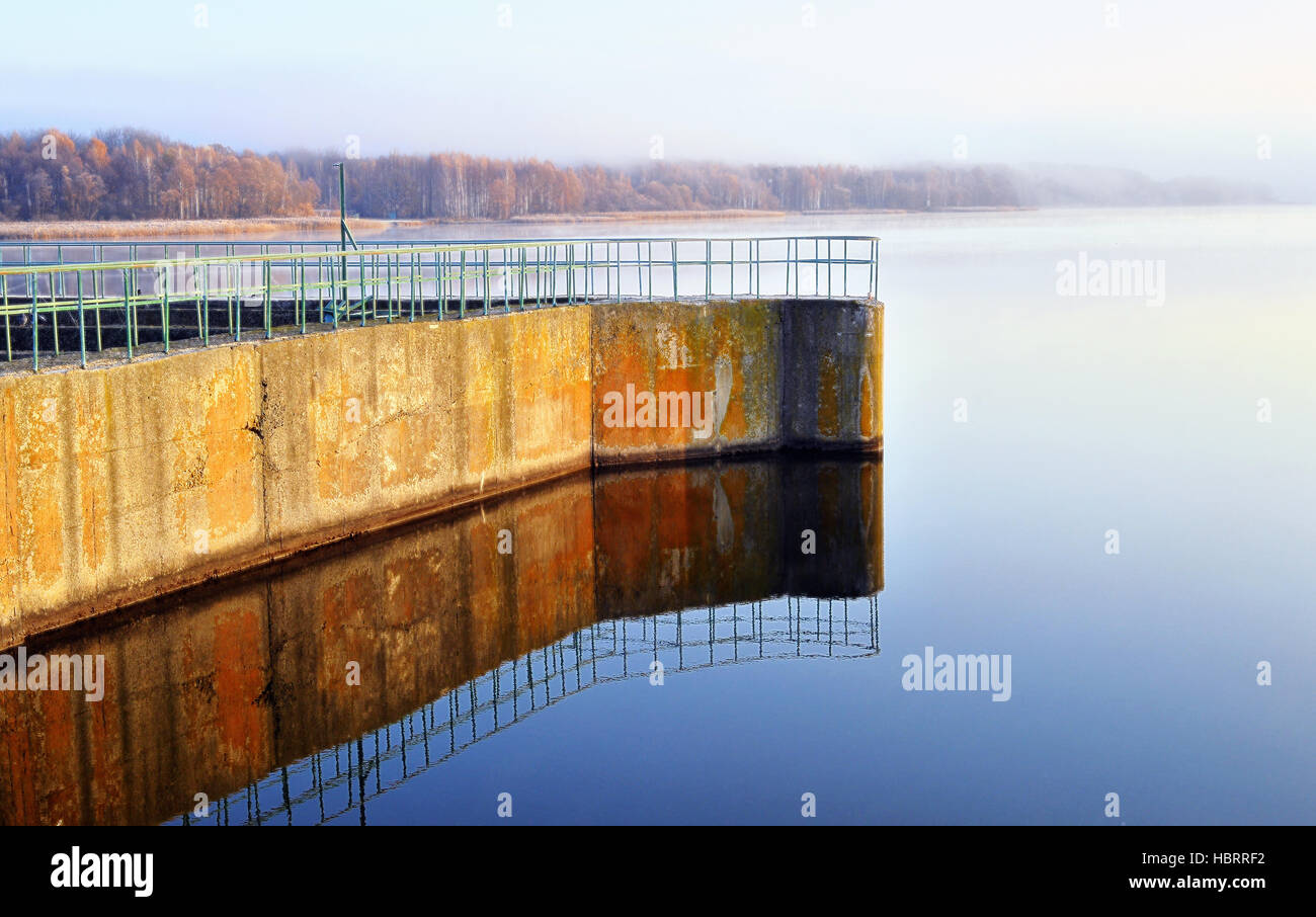 Open dam gates hi-res stock photography and images - Alamy