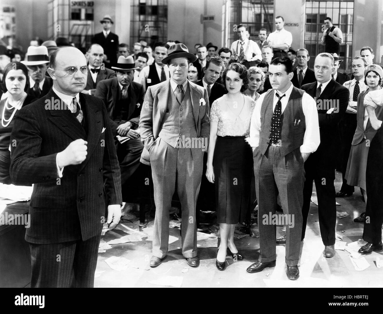 THE FINGER POINTS, from left, Oscar Apfel, Regis Toomey, Fay Wray ...