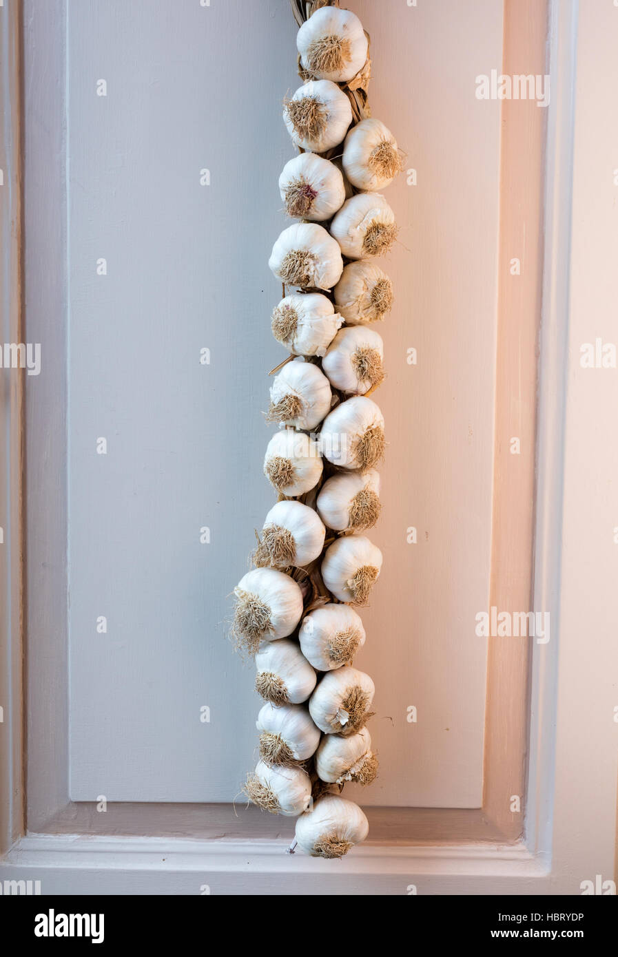 A garlic braid Stock Photo - Alamy