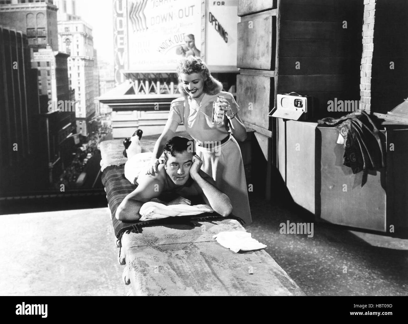 FOOTLIGHT SERENADE, from left, John Payne, Betty Grable, 1942, ©20th ...