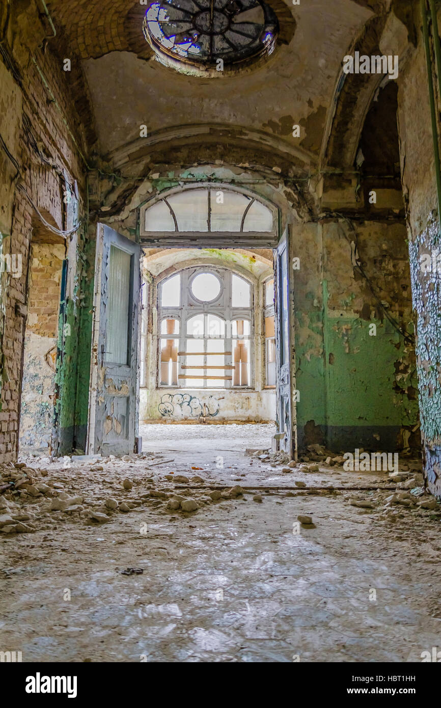 Old factory buildings inside hi-res stock photography and images - Alamy