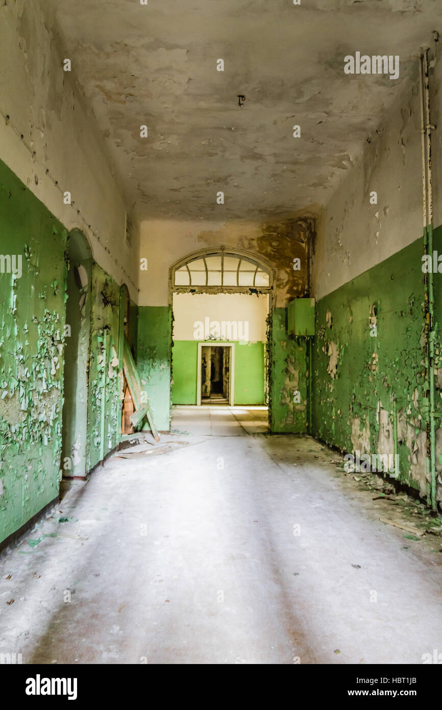 abandoned old building Stock Photo - Alamy