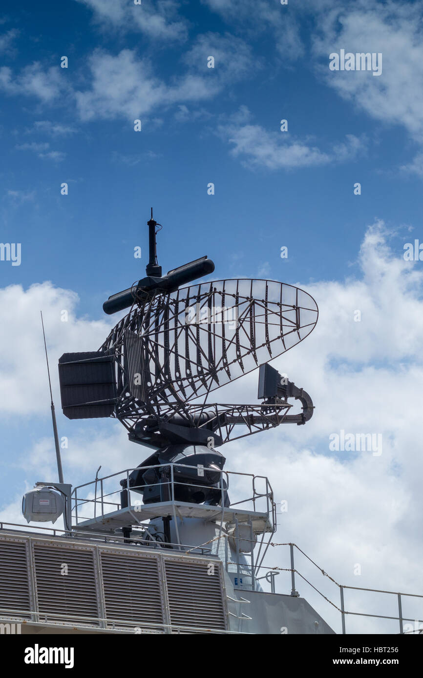Phased array antenna hi-res stock photography and images - Alamy