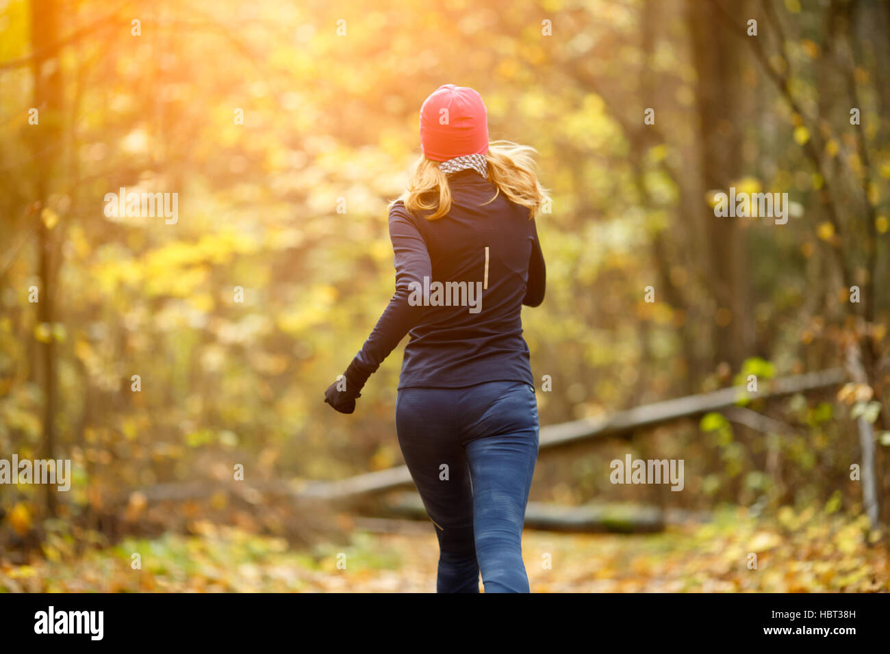 Pretty girl running hi-res stock photography and images - Alamy