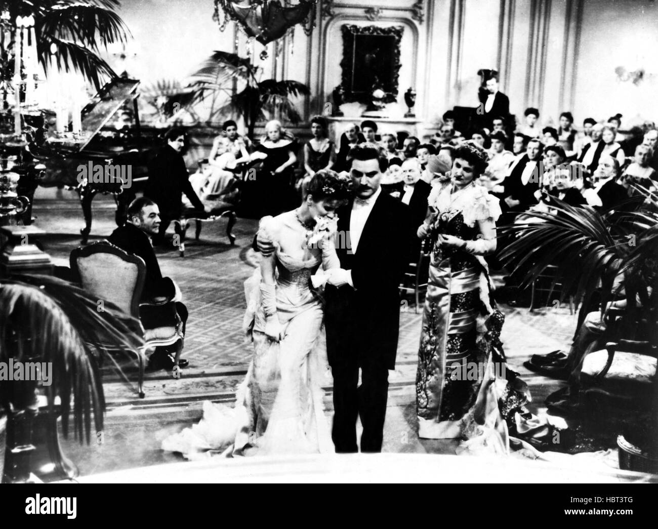 GASLIGHT, Anton Walbrook, Diana Wynyard, 1940 Stock Photo - Alamy