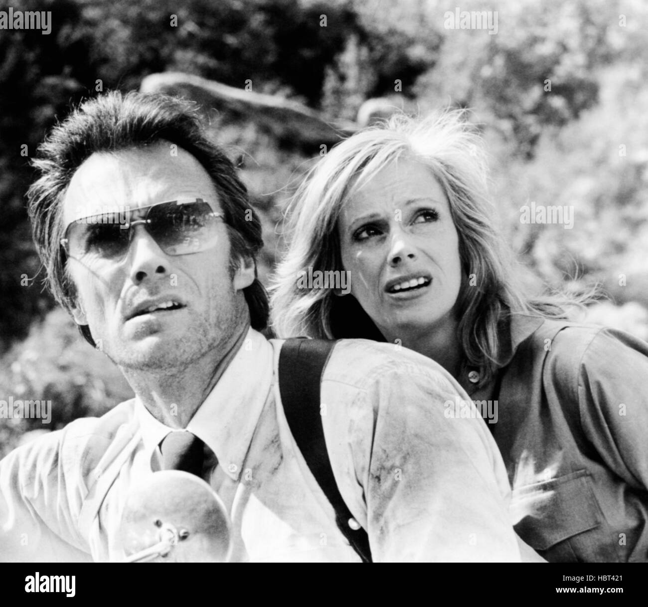 THE GAUNTLET, from left, Clint Eastwood, Sondra Locke, 1977, ©Warner ...
