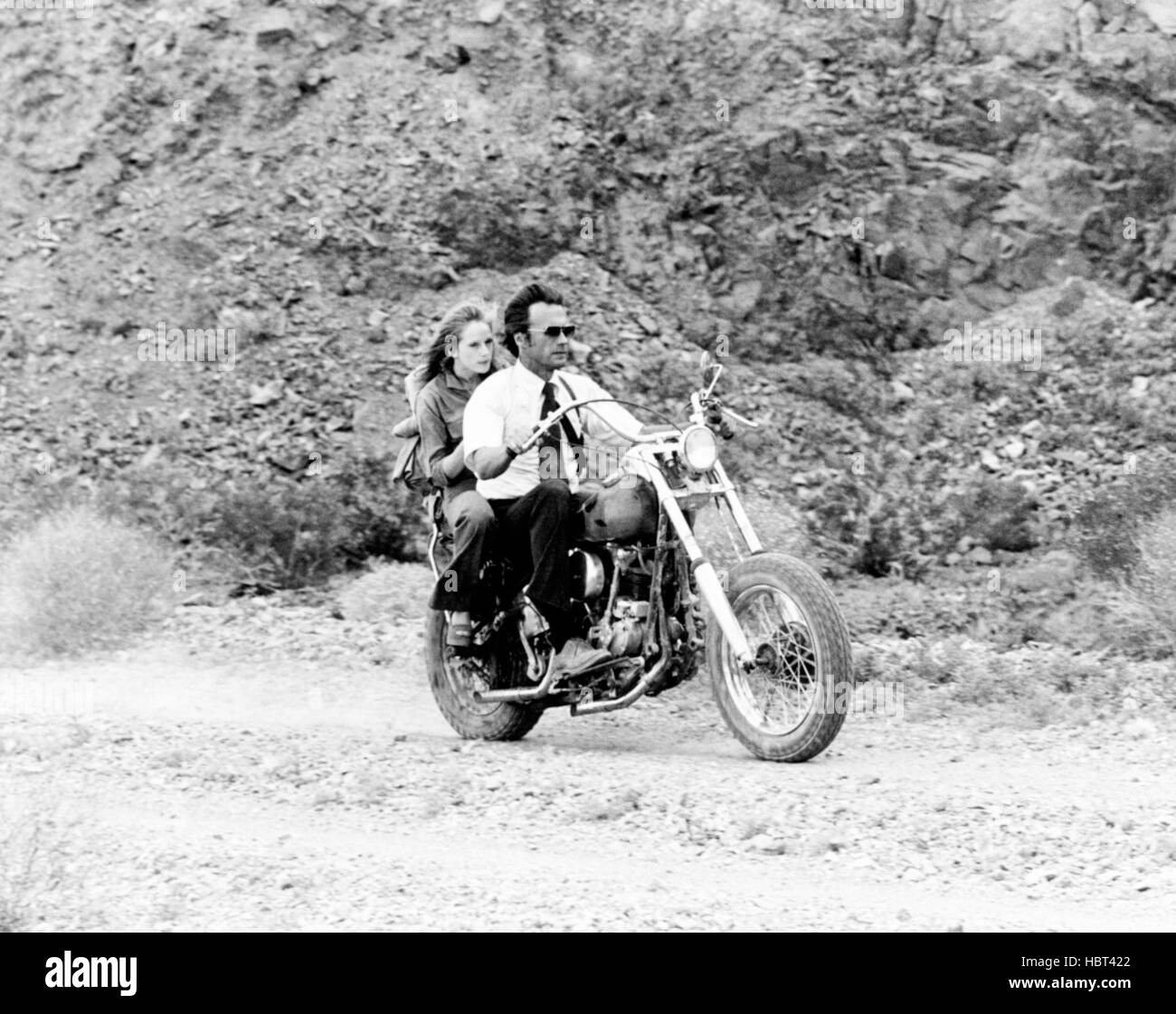 THE GAUNTLET, from left, Sondra Locke, Clint Eastwood, 1977, ©Warner ...