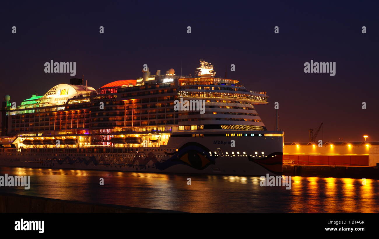 Aida prima hi-res stock photography and images - Alamy