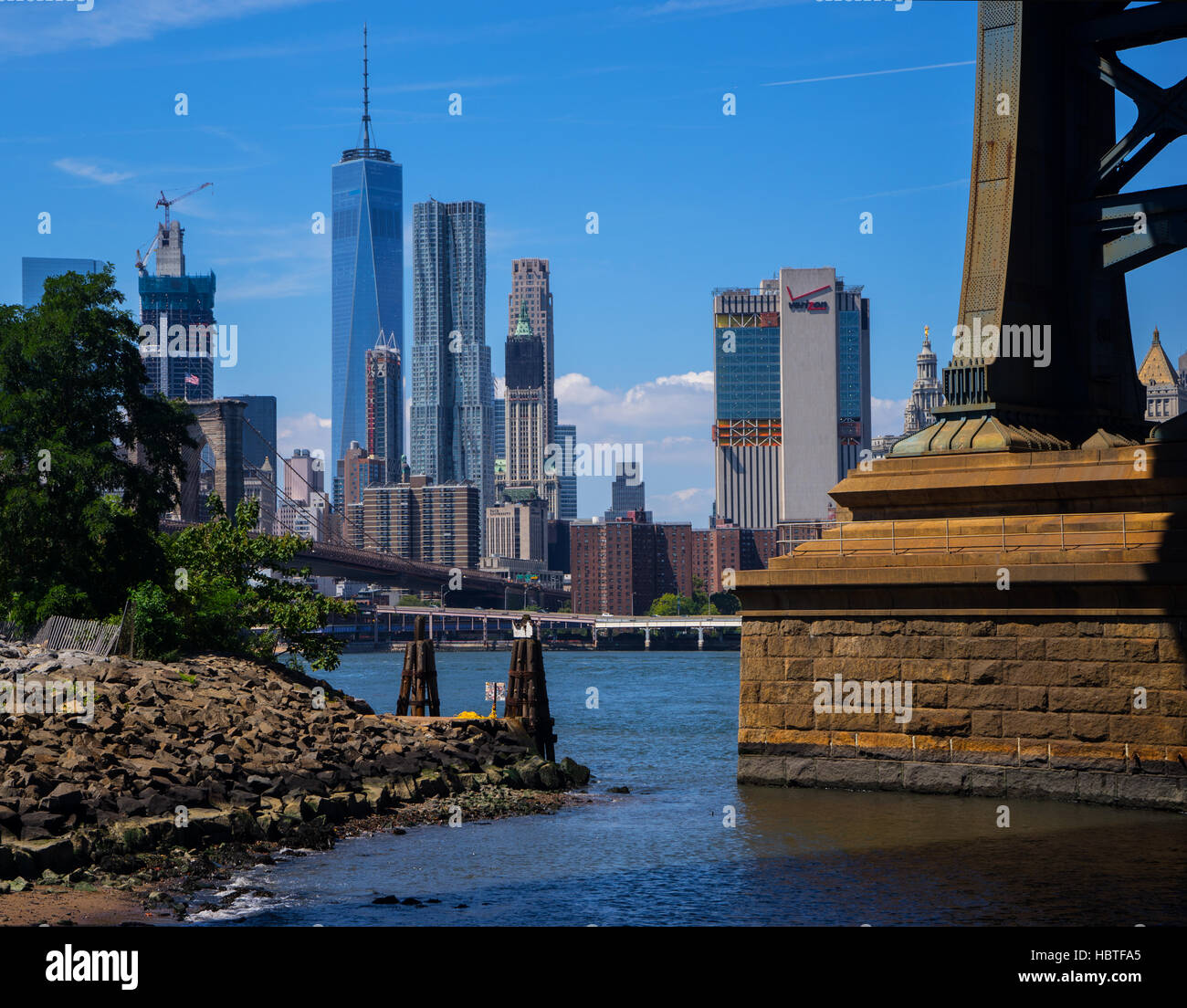Base of brooklyn bridge hi-res stock photography and images - Alamy
