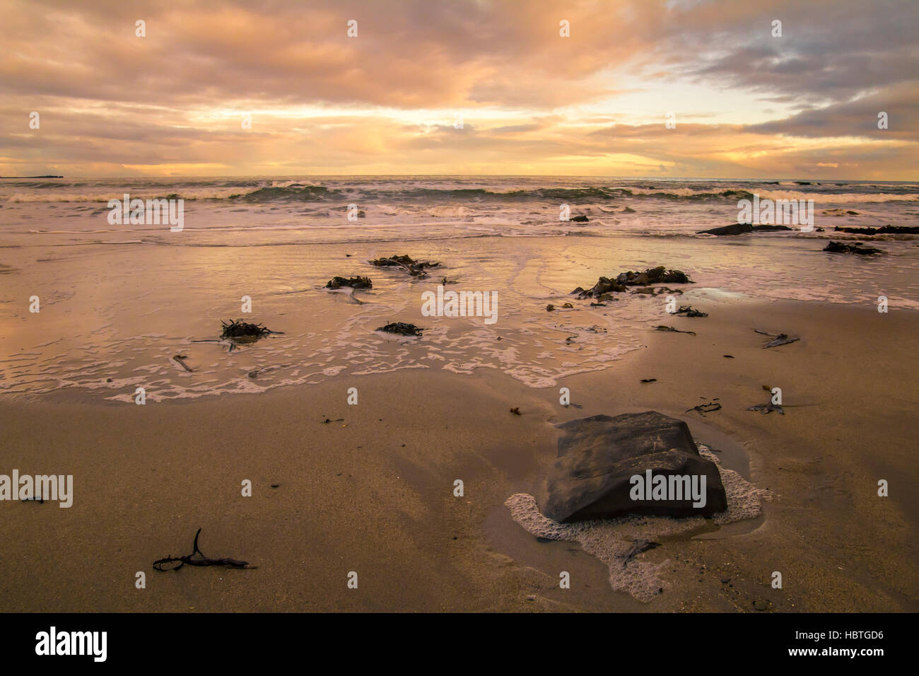 Seahouses beach hi-res stock photography and images - Alamy