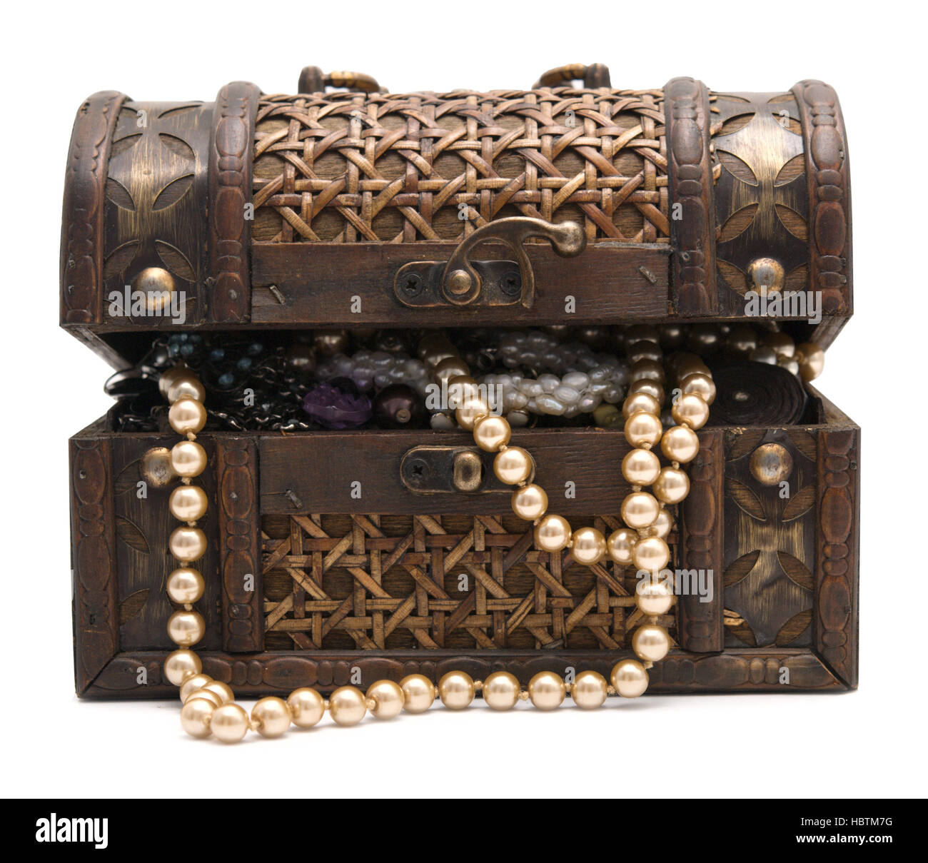 Treasure chest gold and silver coin hi-res stock photography and images ...