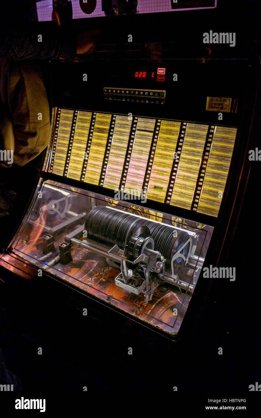 Jukebox 1960s hi-res stock photography and images - Alamy