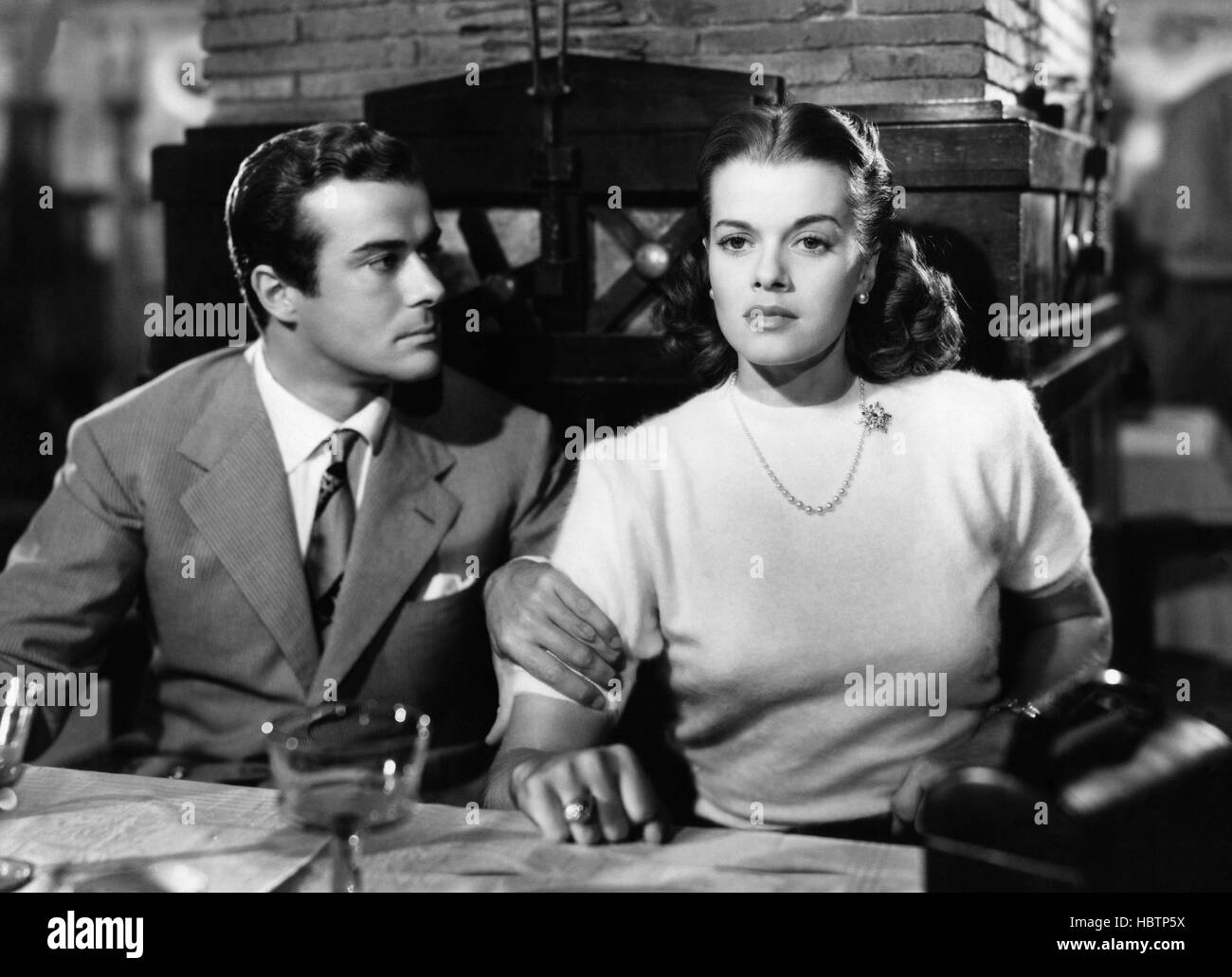 FUGITIVE LADY, (aka LA STRADA BUIA), Massimo Serato, Janis Paige, 1949 Stock Photo - Alamy