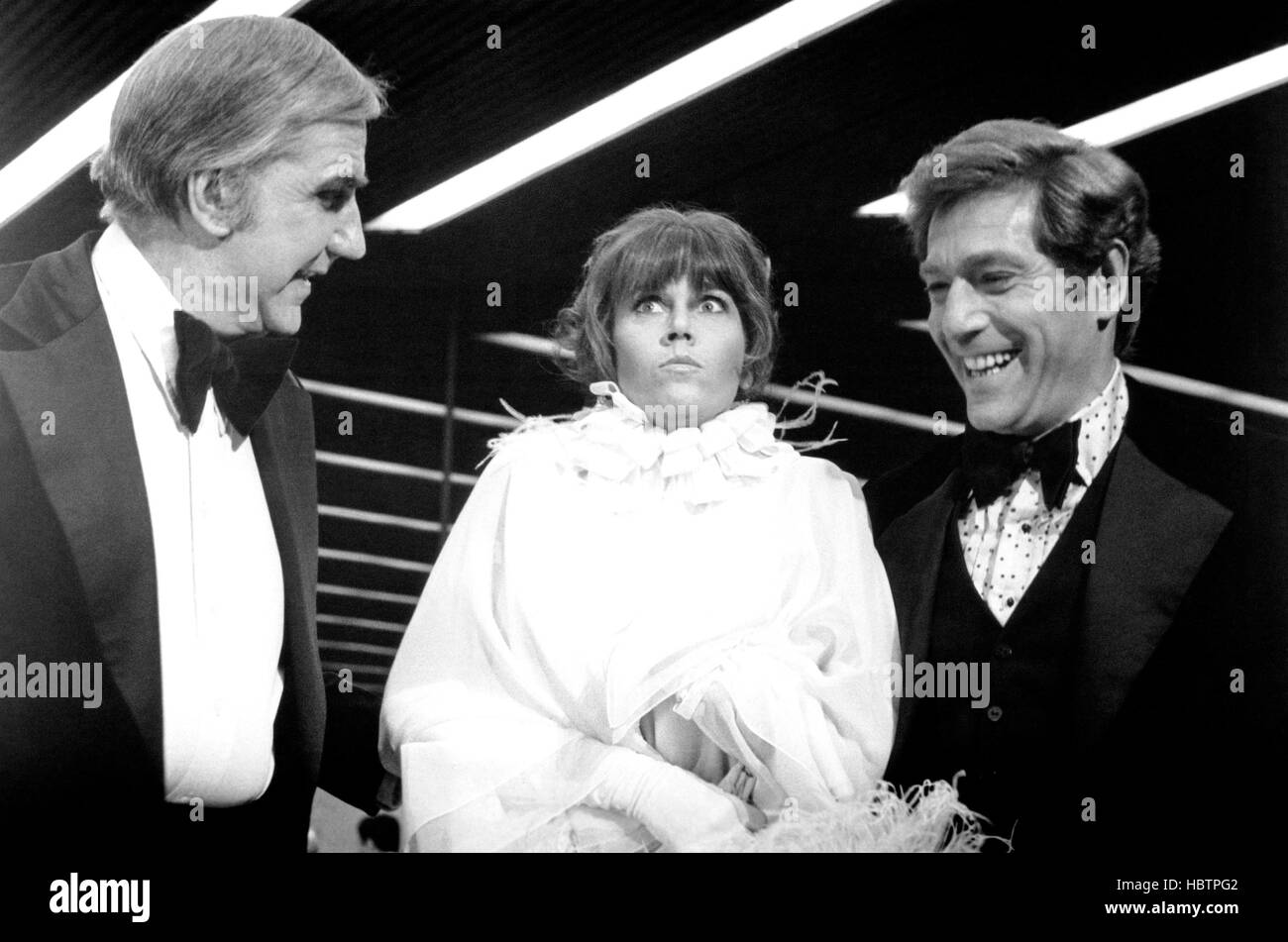 FUN WITH DICK AND JANE, from left, Ed McMahon, Jane Fonda, George Segal ...
