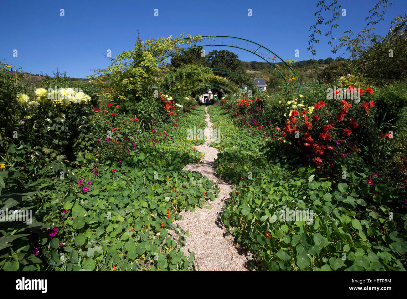 Claude monet painting garden at giverny hi-res stock photography and ...