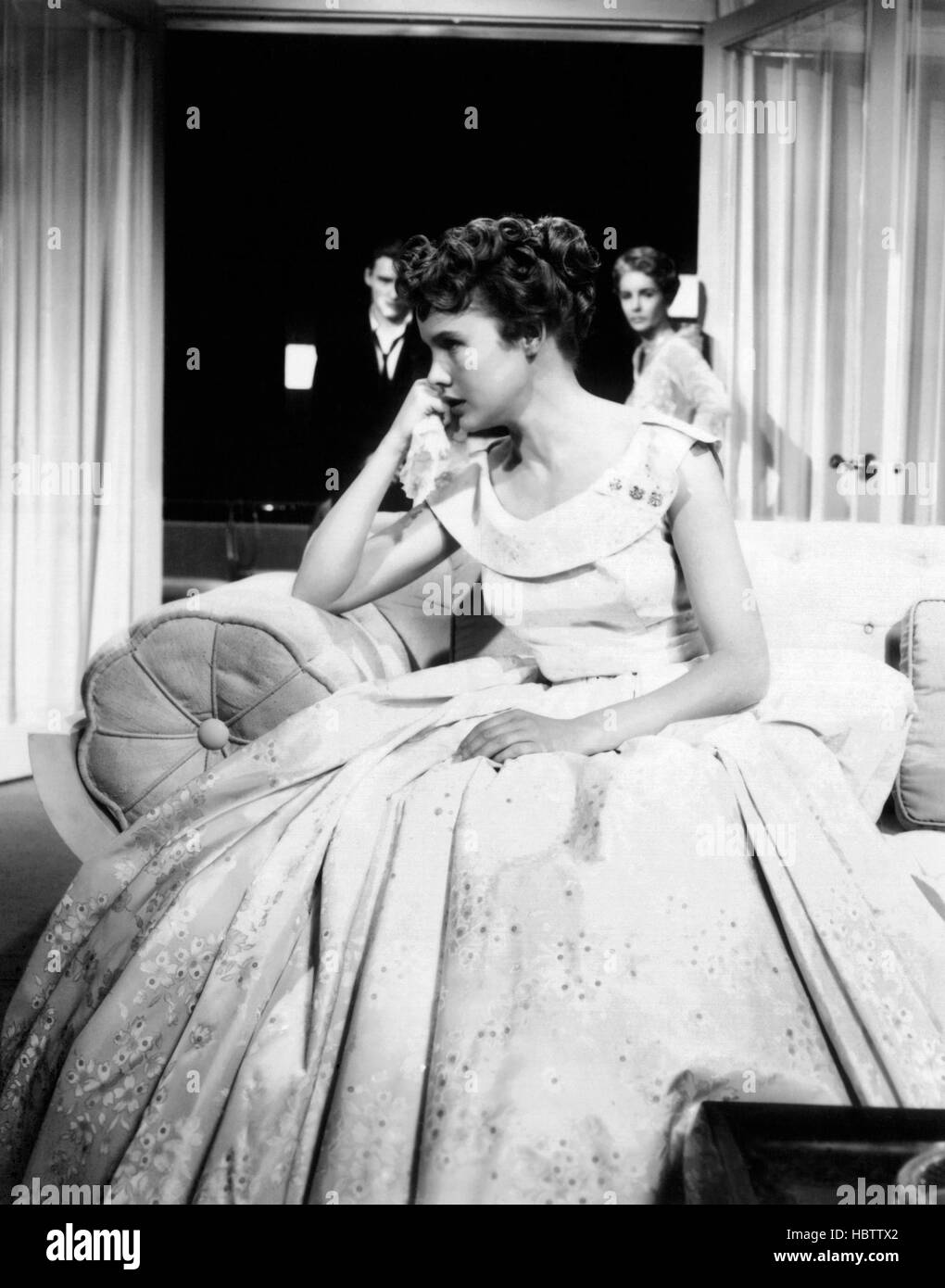 GIANT, front, Carroll Baker, background from left, Dennis Hopper ...