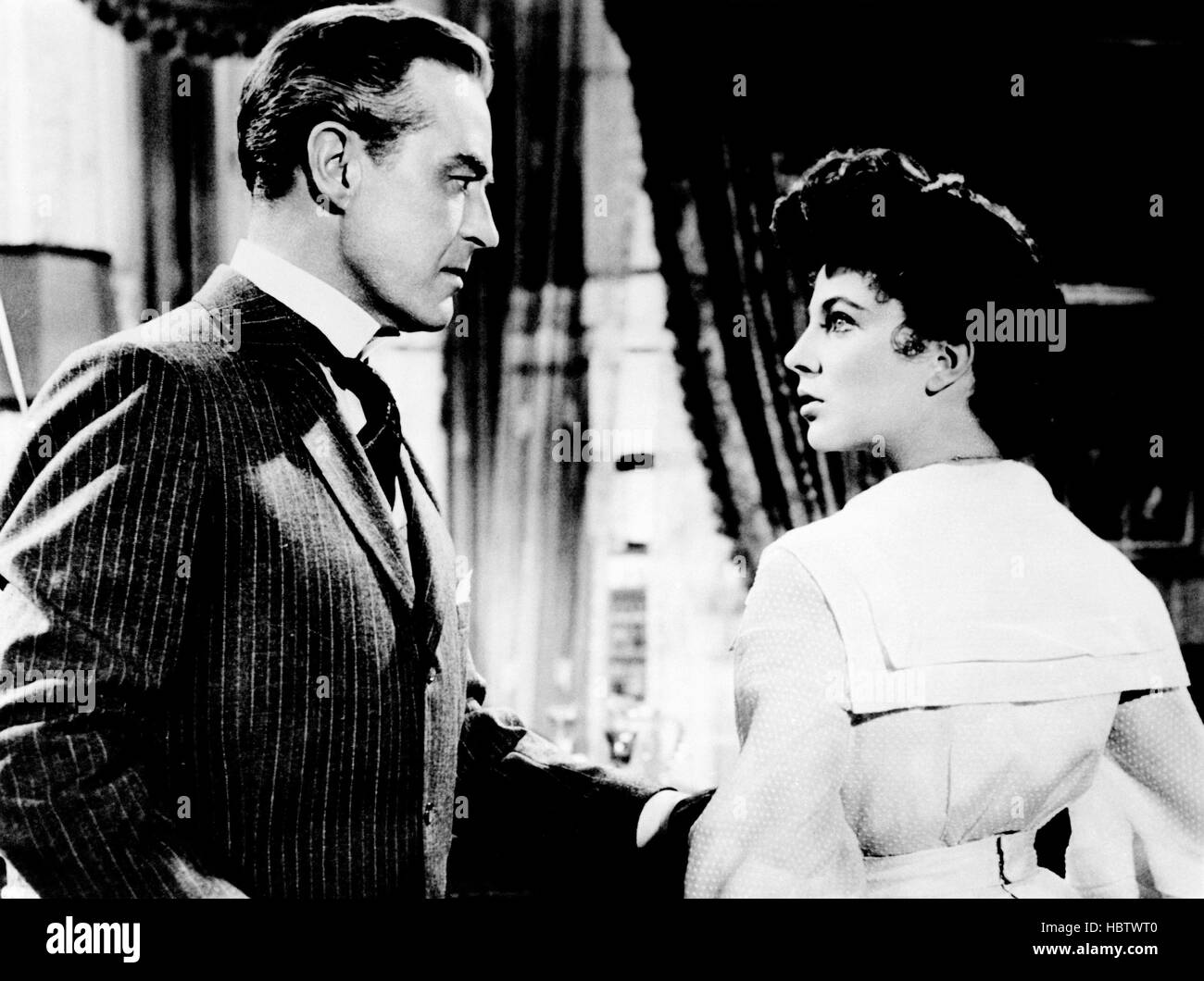 THE GIRL IN THE RED VELVET SWING, from left, Ray Milland, Joan Collins ...