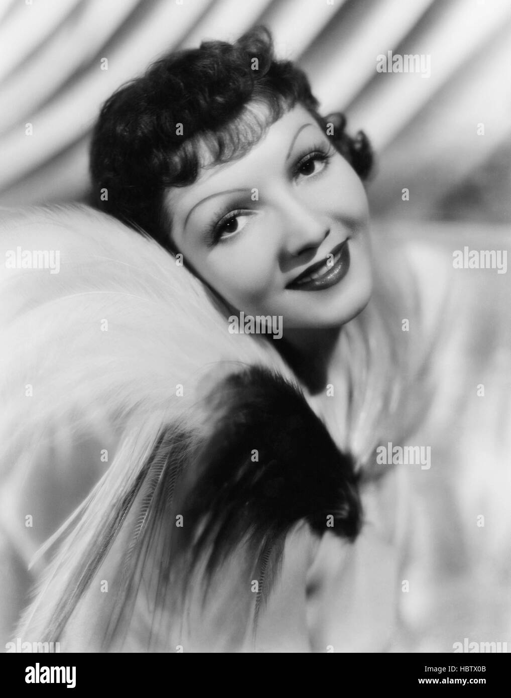 THE GILDED LILY, Claudette Colbert, 1935 Stock Photo - Alamy