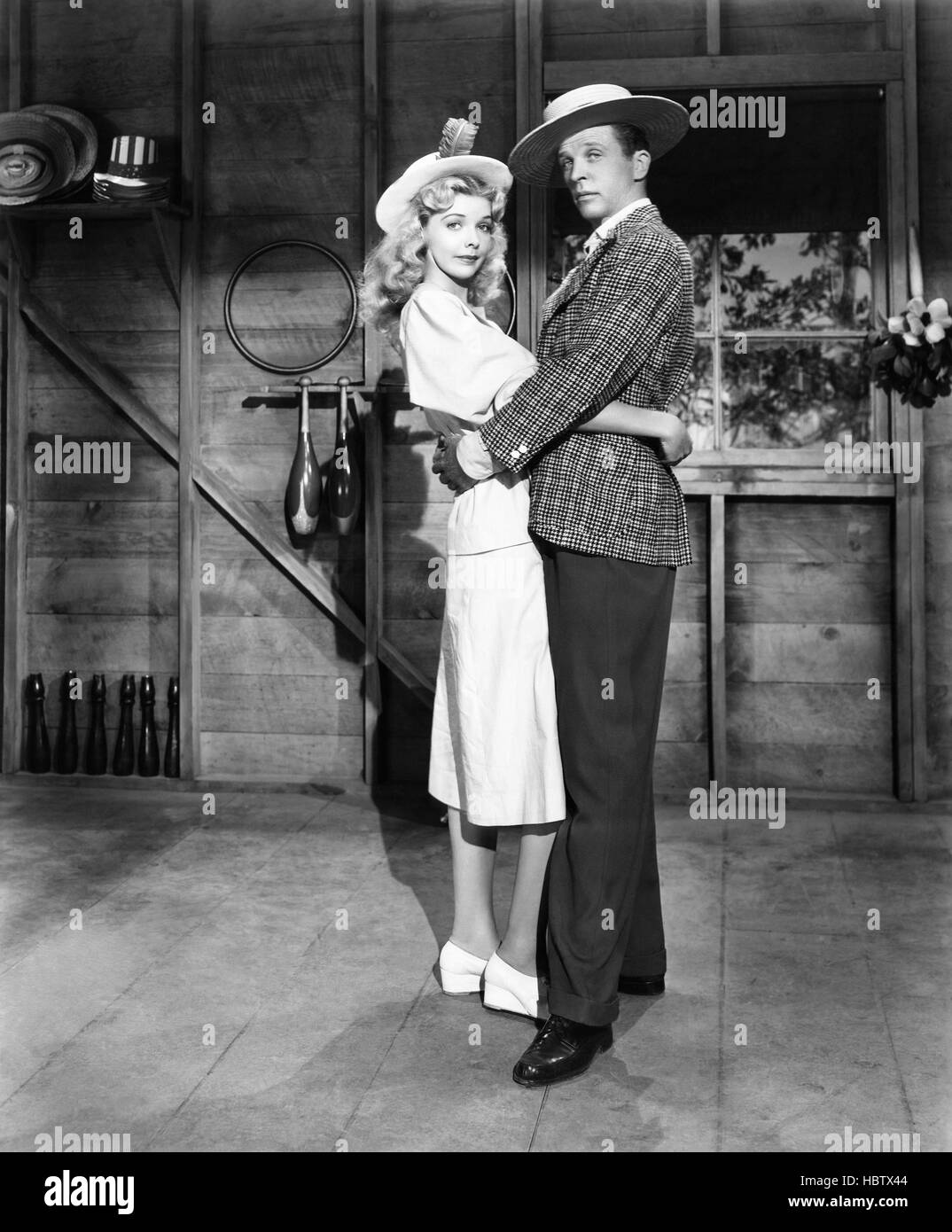 GIVE MY REGARDS TO BROADWAY, from left, Barbara Lawrence, Dan Dailey ...