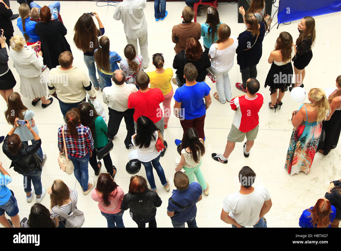 People look on hi-res stock photography and images - Alamy