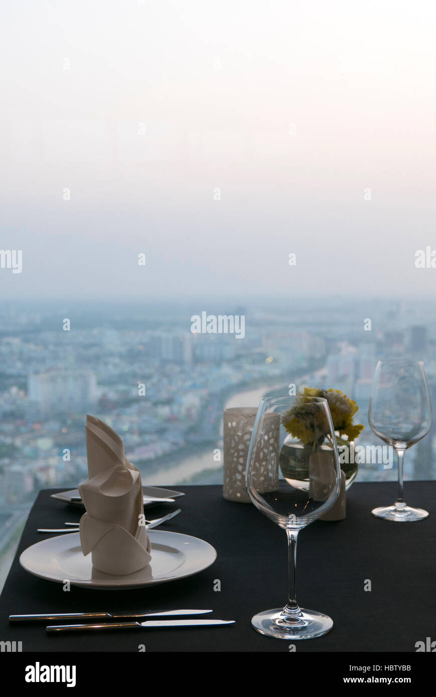 Aerial restaurant setting hi-res stock photography and images - Alamy