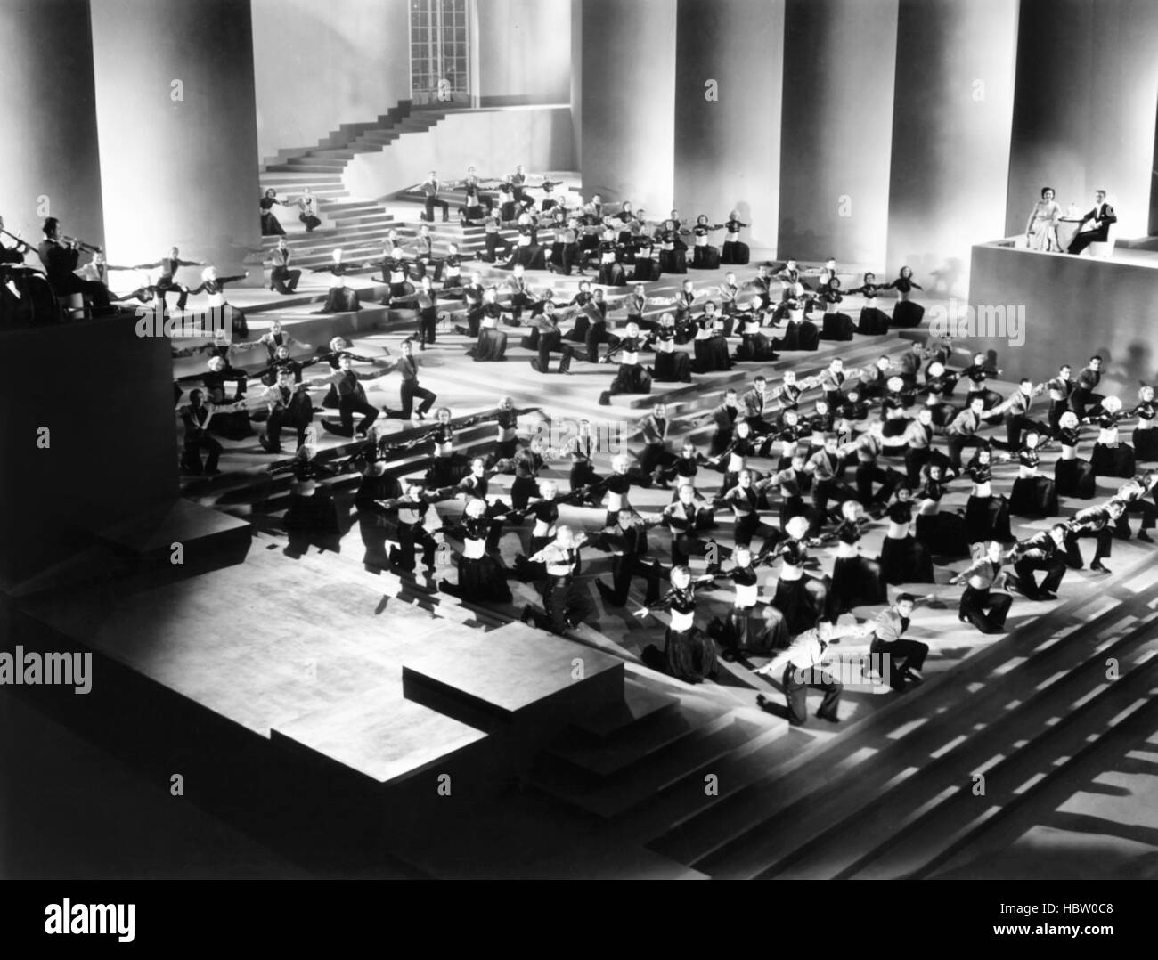 GOLD DIGGERS OF 1935, seated top from left: Wini Shaw, Dick Powell ...