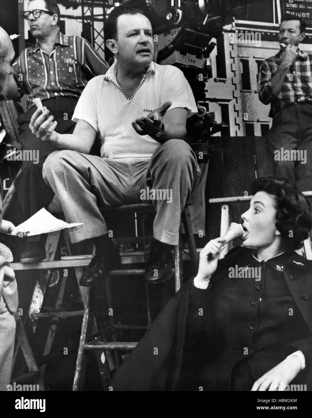 GUYS AND DOLLS, director Joseph Mankiewicz, Jean Simmons, on-set, 1955 ...