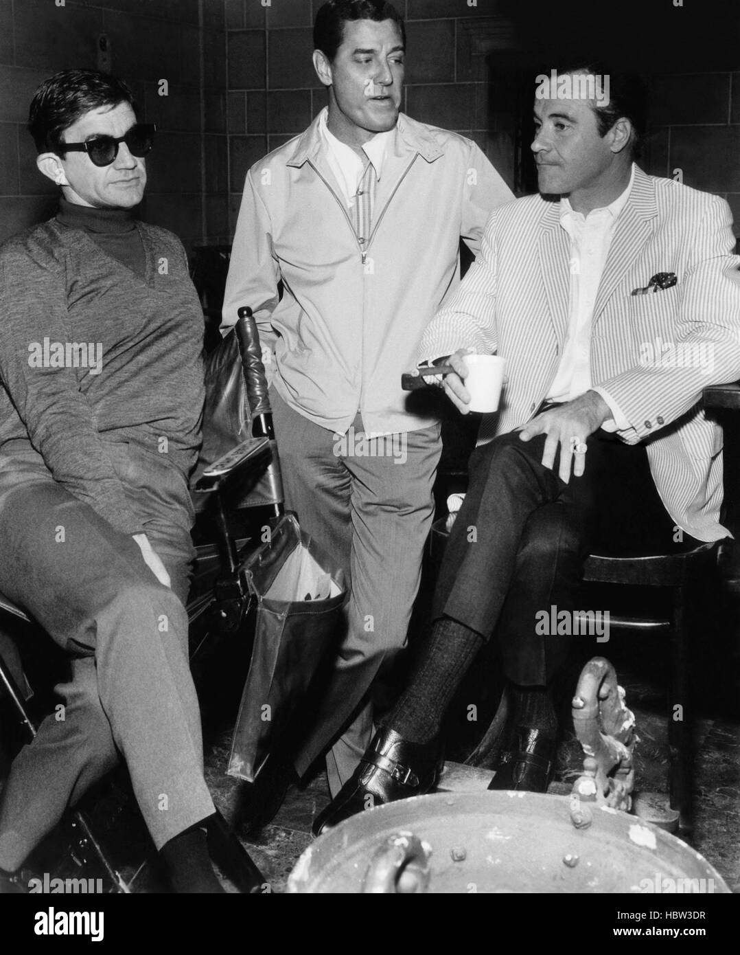GUNN, director Blake Edwards, Craig Stevens, visited on-set by Jack ...