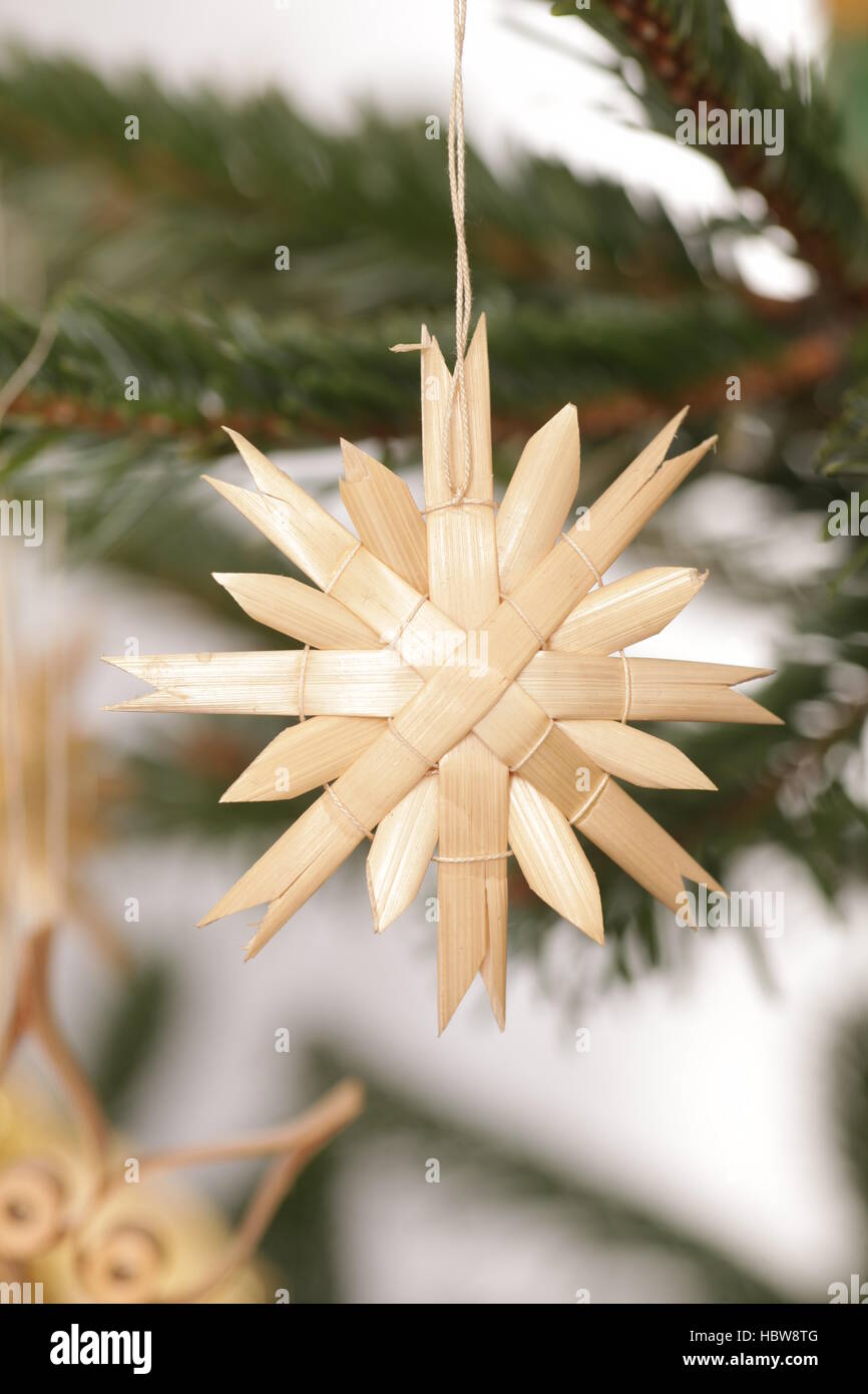 Straw star golden christmas hi-res stock photography and images - Alamy