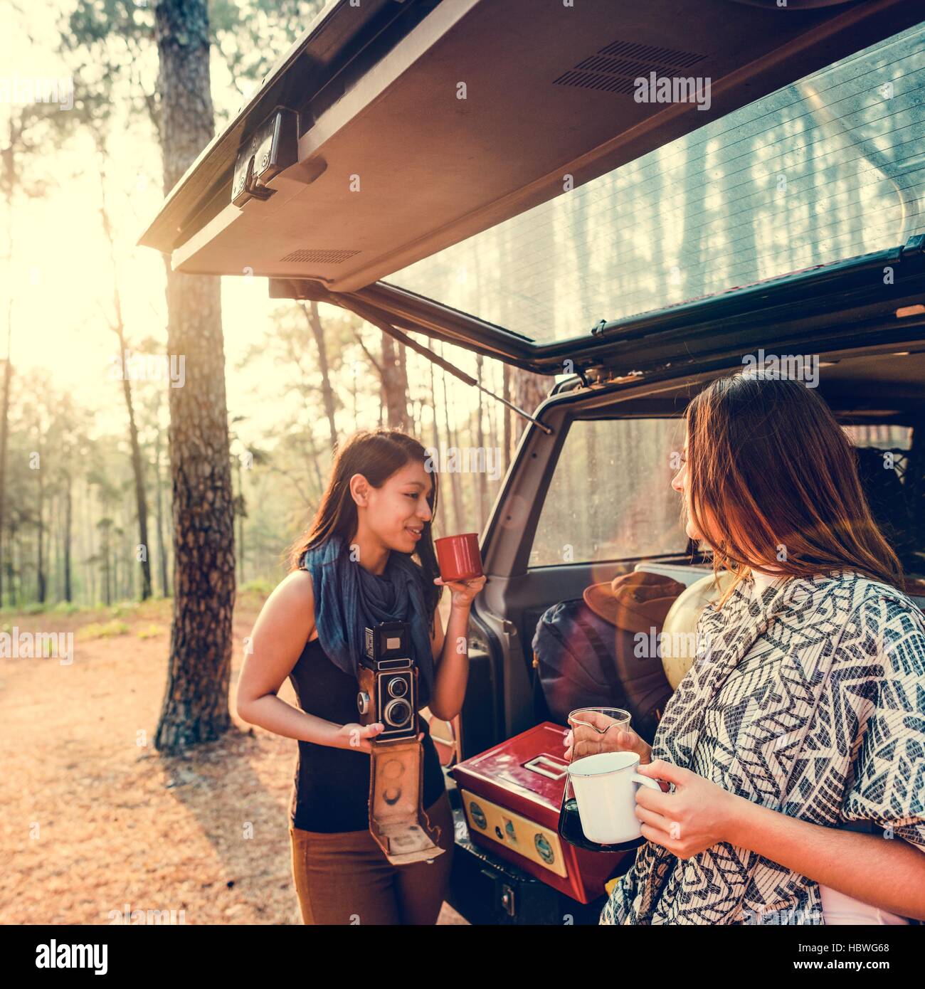 Women friendship hangout traveling hi-res stock photography and images ...