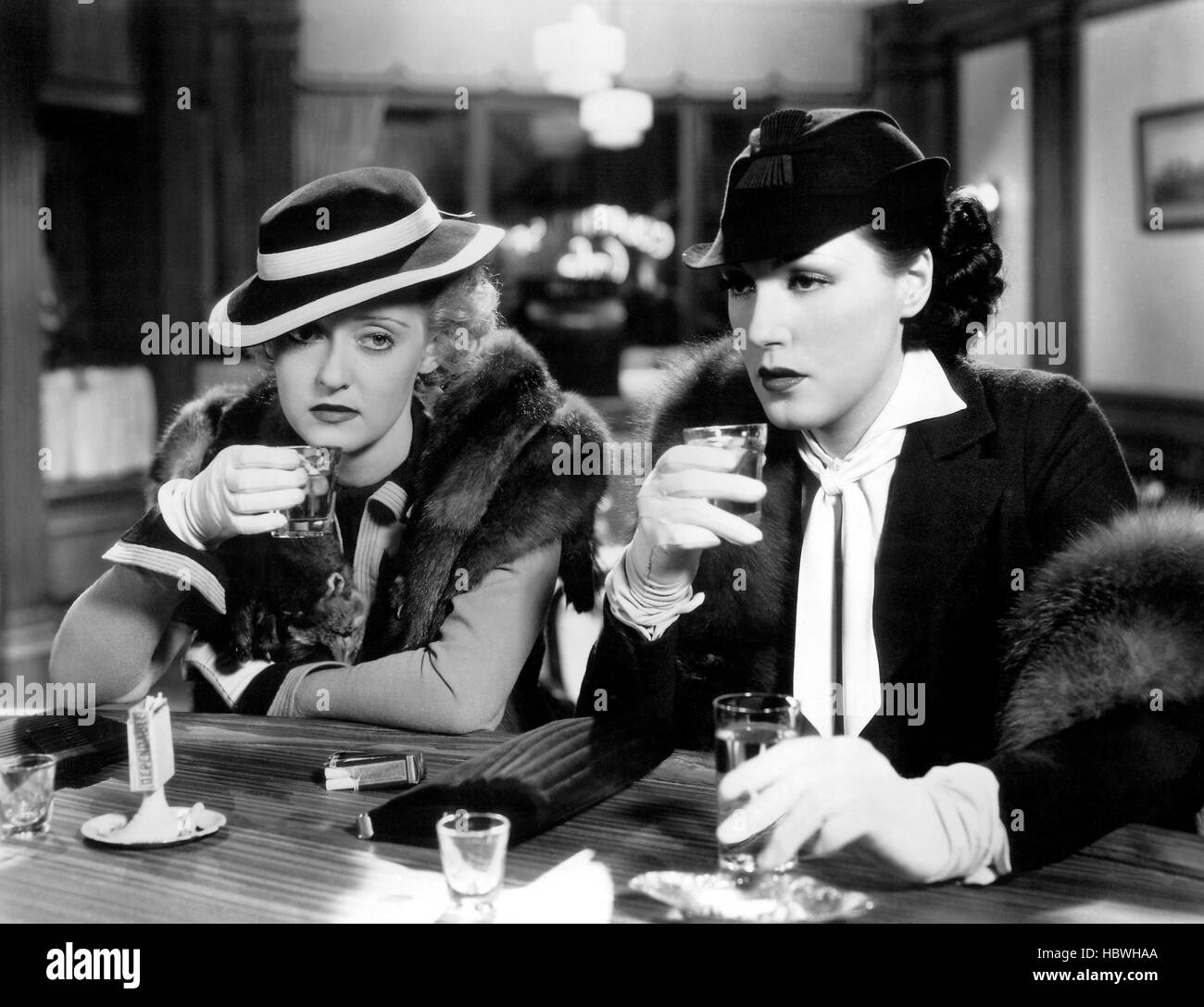 FRONT PAGE WOMAN, Bette Davis, Wini Shaw, 1935 Stock Photo - Alamy