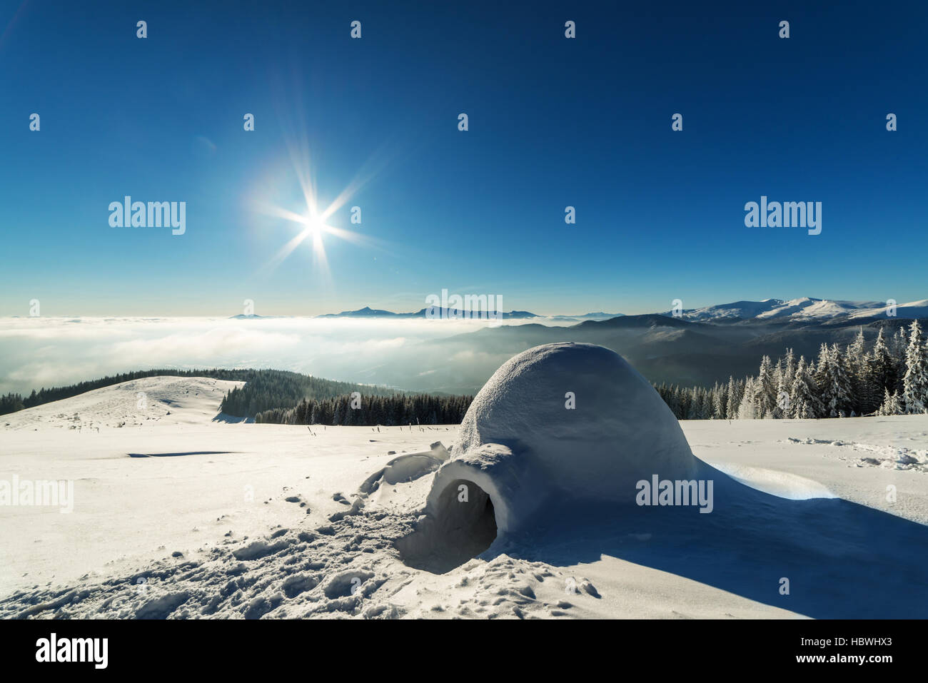 Igloo inuit hi-res stock photography and images - Alamy