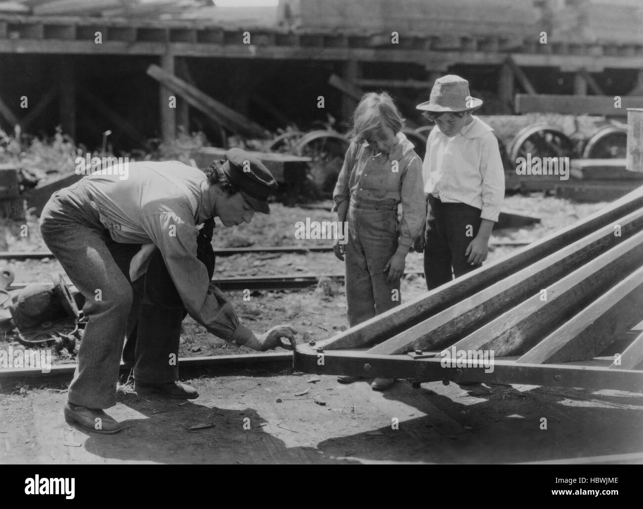 THE GENERAL, from left, Buster Keaton, Jackie Lowe, Jack Hanlon, 1927 ...