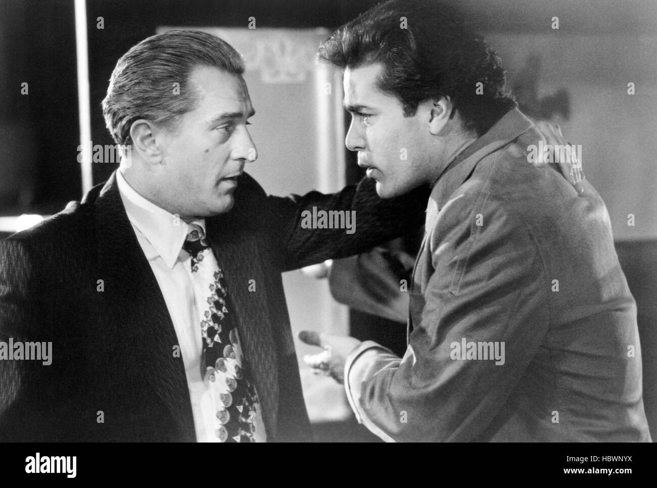 GOODFELLAS, from left: Robert De Niro, Ray Liotta, 1990. © Warner ...