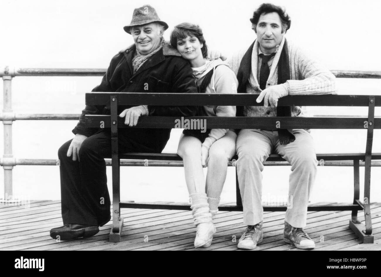 THE GOODBYE PEOPLE, from left: Martin Balsam, Pamela Reed, Judd Hirsch ...