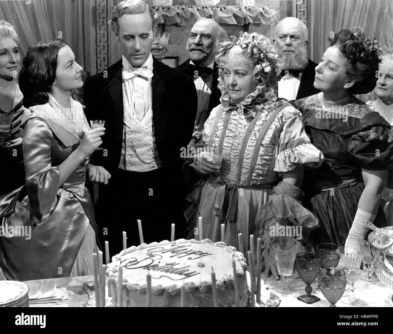 GONE WITH THE WIND, Olivia De Havilland, Leslie Howard, Laura Hope ...
