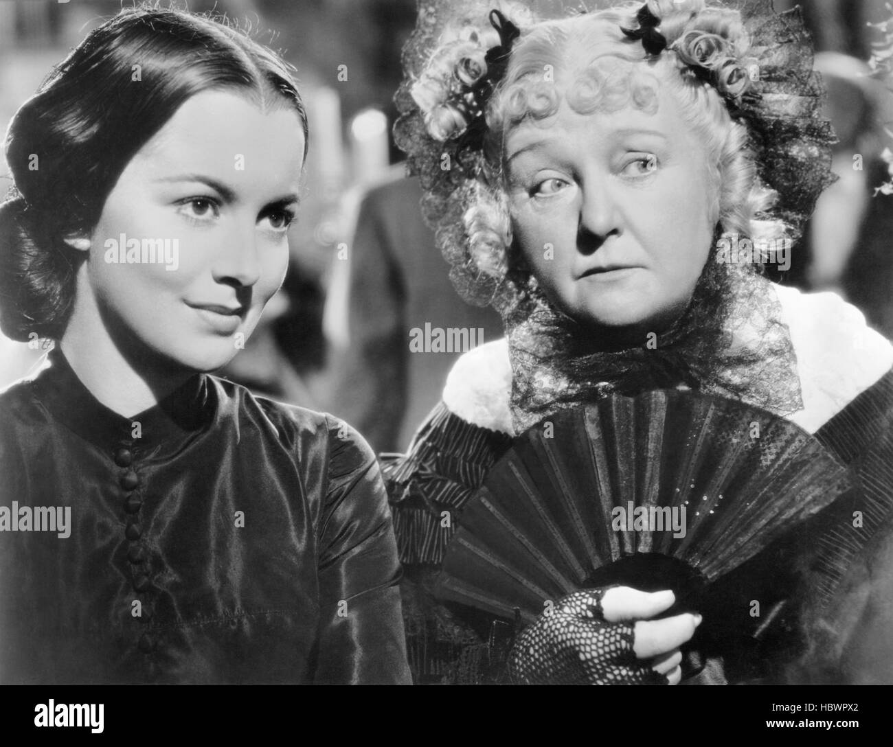 GONE WITH THE WIND, from left: Olivia de Havilland, Laura Hope Crews ...