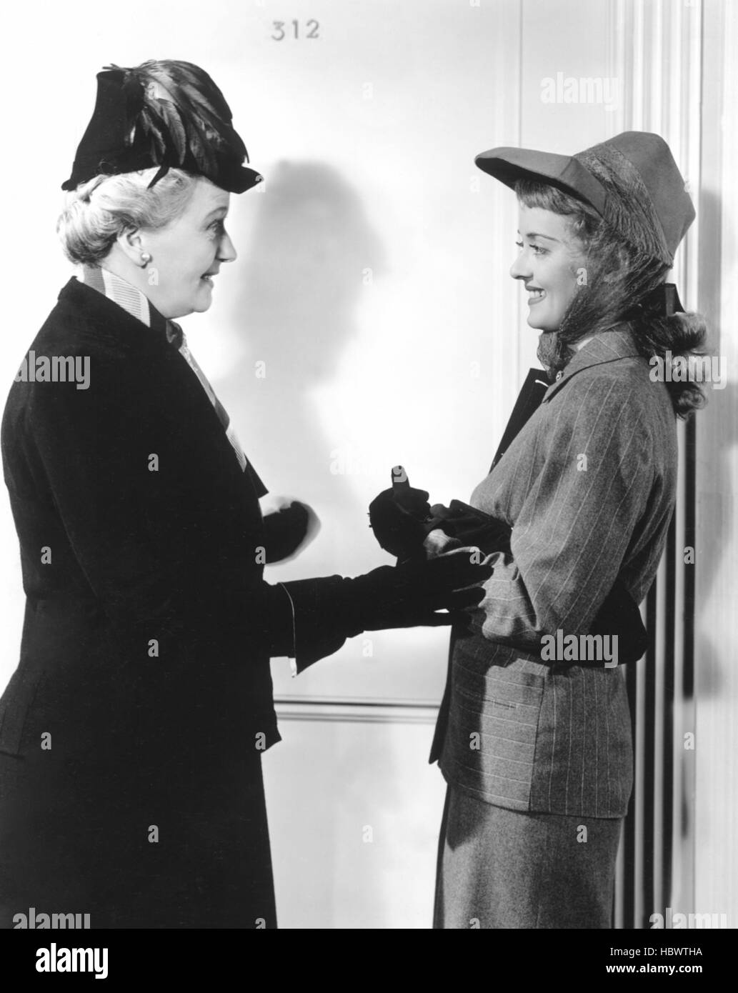 THE GREAT LIE, Lucile Watson, Bette Davis, 1941 Stock Photo - Alamy