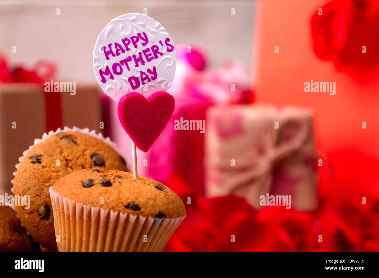 Muffins with Mother's Day card Stock Photo - Alamy